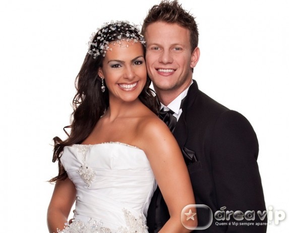 Dudu Pelizzari posa para revista de noivos - Portal Área VIP