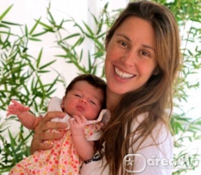 Dani Monteiro mostra a filha, Maria, nascida há menos de um mês - Área VIP