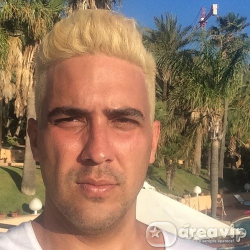 André Marques posta foto exibindo novo visual - Portal Área VIP