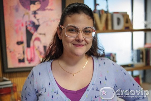 Conjuntivite se agrava e tira Raquel Fabbri da novela "Alto Astral ...