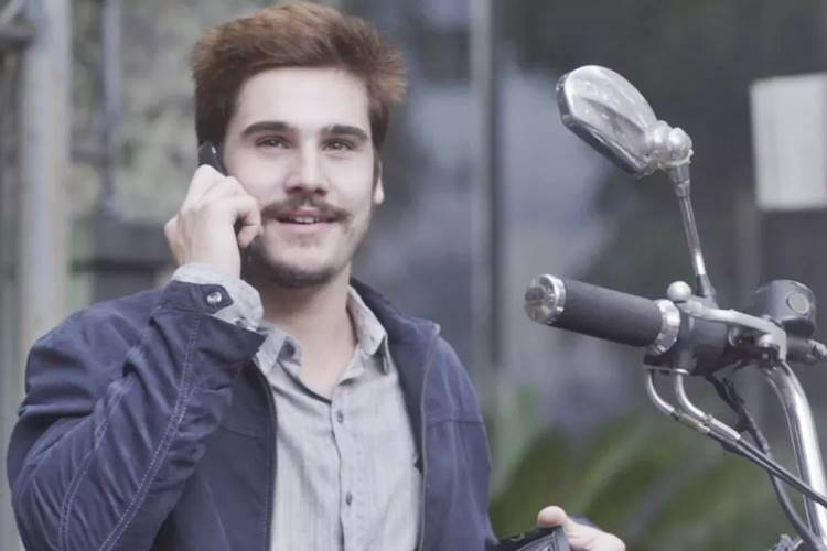 O Tempo Não Para: Samuca sai com a moto sem imaginar que corre perigo ... O Tempo Não Para: Samuca sai com a moto sem imaginar que corre perigo ...