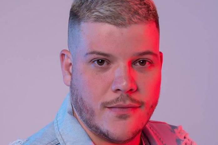 Cantor Ferrugem revela seu verdadeiro nome e diz não gostar dele ...