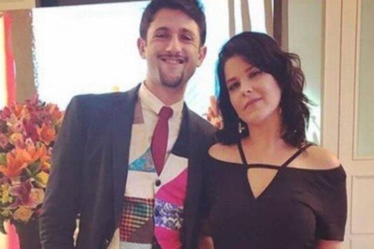 Samara Felippo e o namorado se animam demais em festa e beijam moças na ...