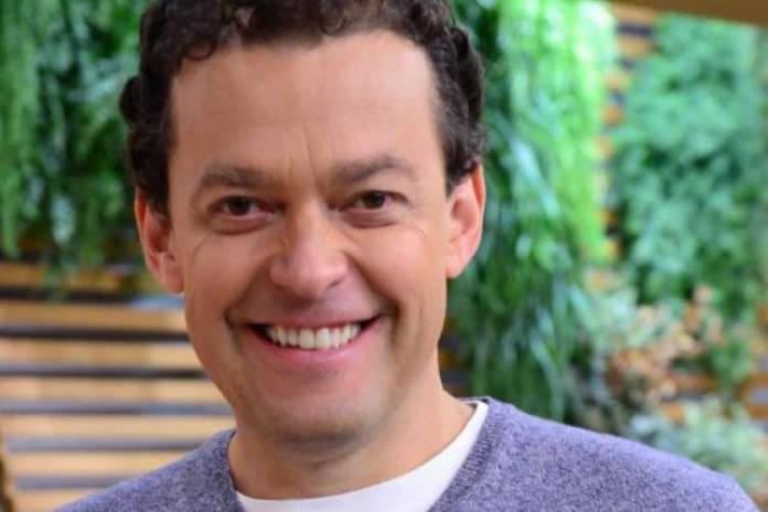 Record mira em ex-apresentador da TV Globo para A Fazenda 16 - Portal ...