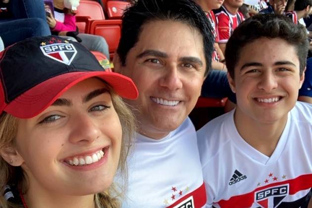 César Filho encanta os fãs ao mostrar as férias com a família; Confira ...