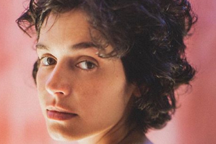 Maria Flor volta à Globo na pele de vítima de agressão em nova novela ...