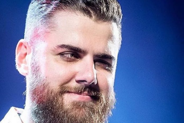 Sertanejo Zé Neto posa de sunga e 'volume' chama atenção de fãs: "Nem ...