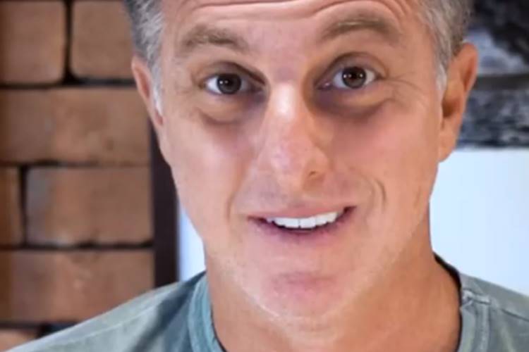 Luciano Huck decide se vai ou não disputar a presidência da república ... Luciano Huck decide se vai ou não disputar a presidência da república ...