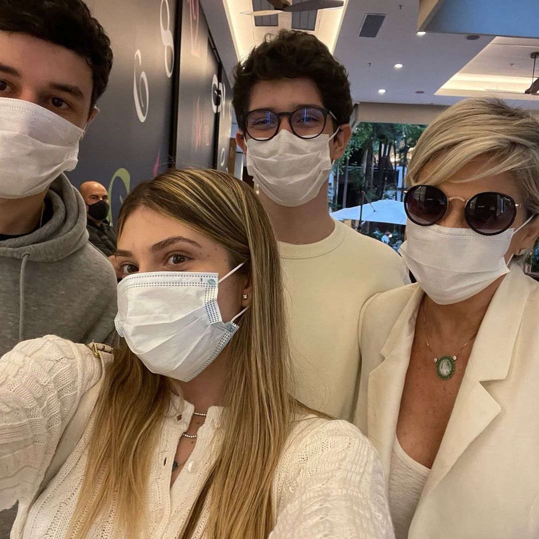 Andréa Nóbrega celebra 54 anos ao lado dos filhos: "Dia mais feliz da ...