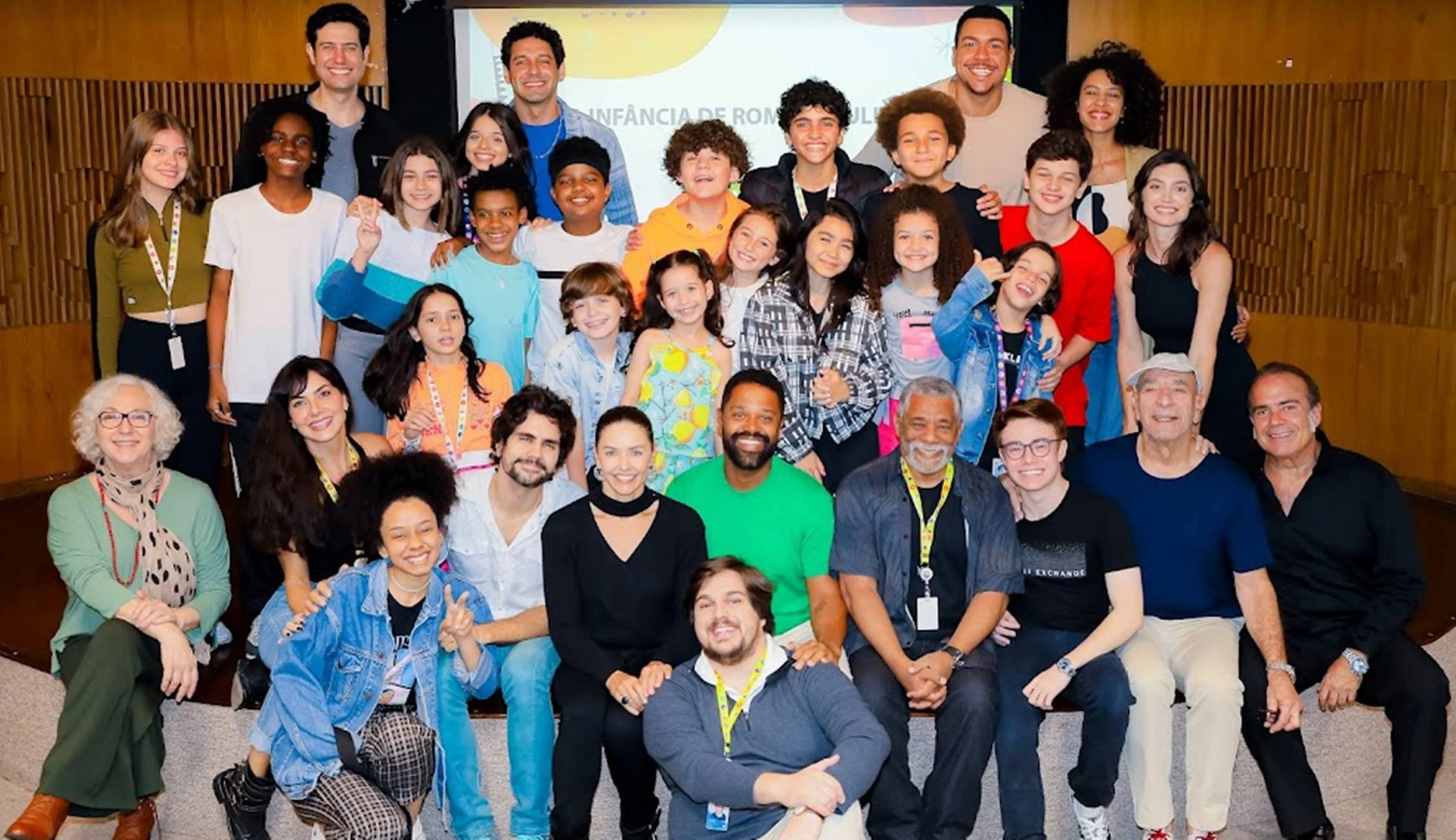 SBT revela as primeiras imagens do elenco da novela 'A Infância de ...