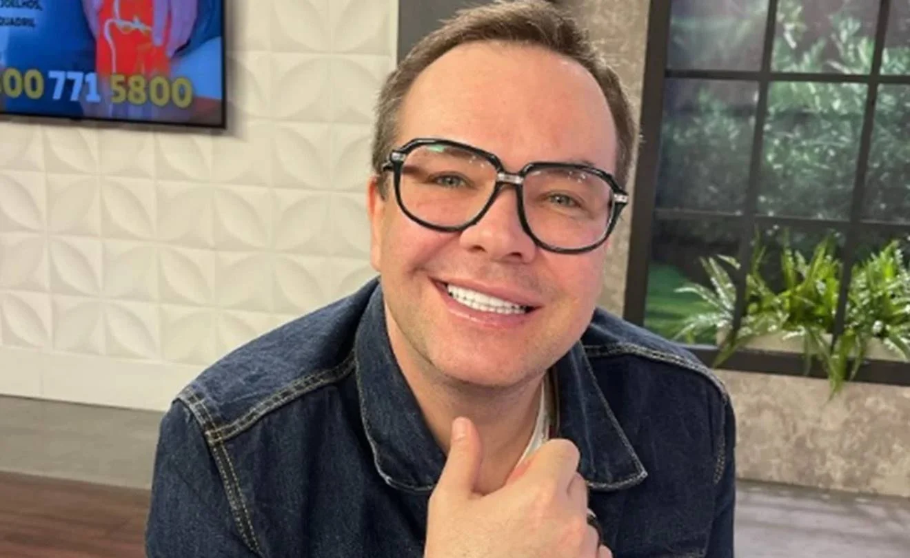 Felipeh Campos assina com o Grupo Record: "muito feliz"