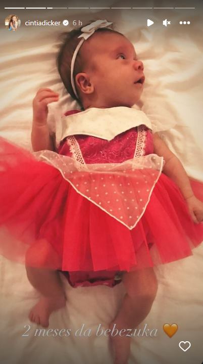 Cíntia Dicker comemora dois meses da filha mais nova - Área VIP Cíntia Dicker comemora dois meses da filha mais nova - Área VIP