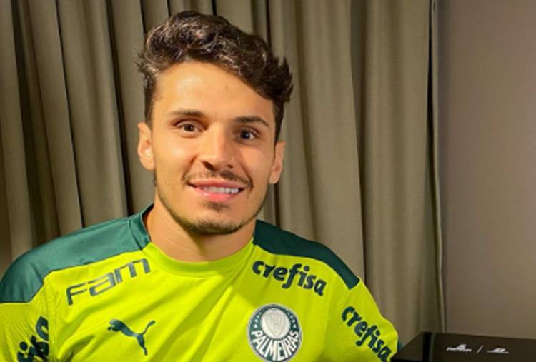Raphael Veiga, jogador do Palmeiras, faz anúncio emocionante aos fãs ... Raphael Veiga, jogador do Palmeiras, faz anúncio emocionante aos fãs ...