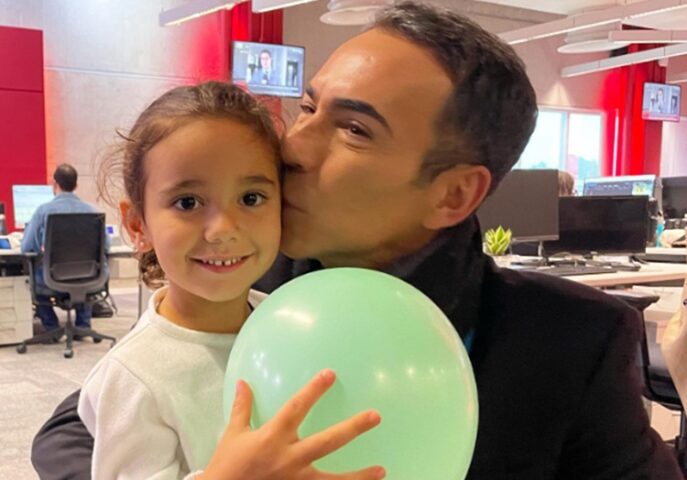 Cesar Tralli recebe filha nos Estúdios Globo: “Visita ilustre” - Portal ...
