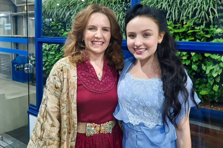 Mãe de Larissa Manoela quer se reconciliar com a filha, diz advogado dos pais da atriz - Portal ...