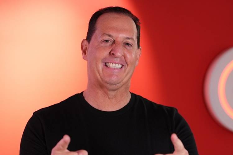 Benjamin Back deve voltar ao SBT e acerto estaria quase definido ...