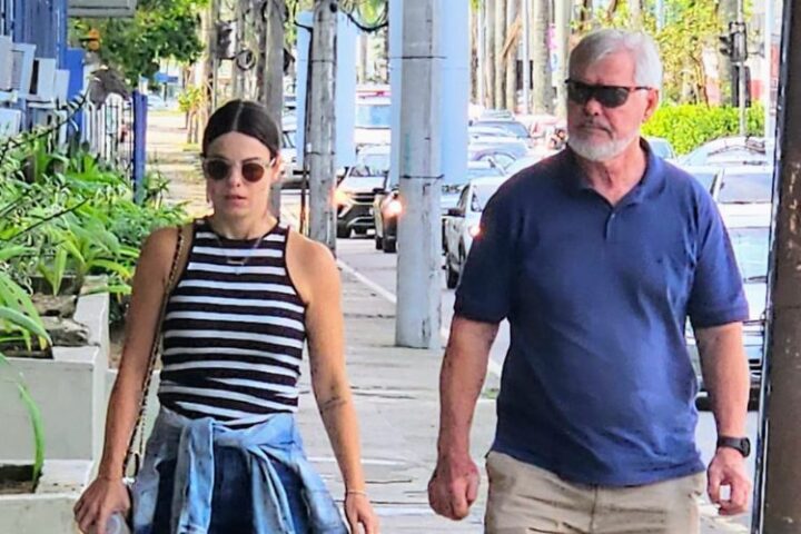 Sthefany Brito fala sobre irmão Kayky Brito ao deixar hospital - Área VIP Sthefany Brito fala sobre irmão Kayky Brito ao deixar hospital - Área VIP