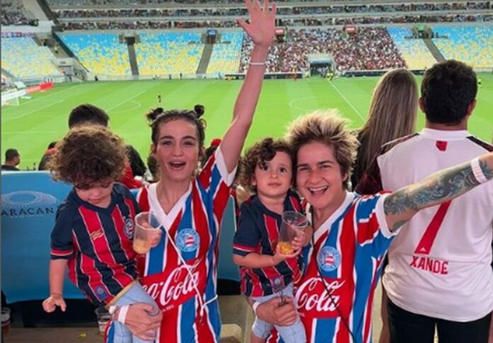 Nanda Costa e Lan Lanh levam filhas ao Maracanã: “Primeira vez ...