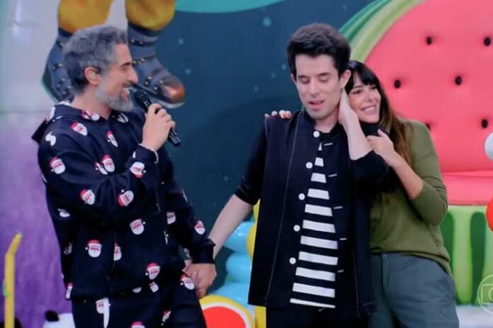 No 'Caldeirão', Marcos Mion se emociona com apresentação do filho Romeo ...