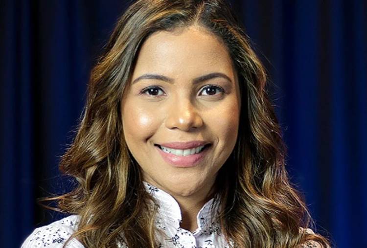 Cantora gospel Amanda Wanessa surge sorridente em foto rara após grave acidente - Portal Área VIP