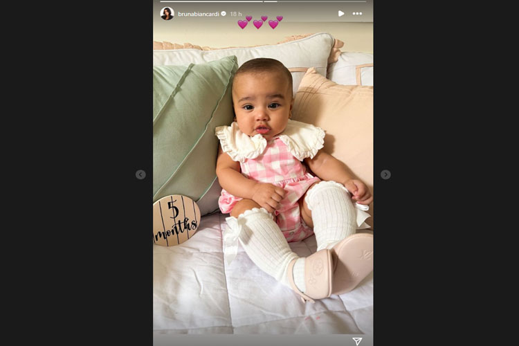 Bruna Biancardi encanta ao mostrar Mavie com look xadrez rosa: ‘5 meses’ - Portal Área VIP