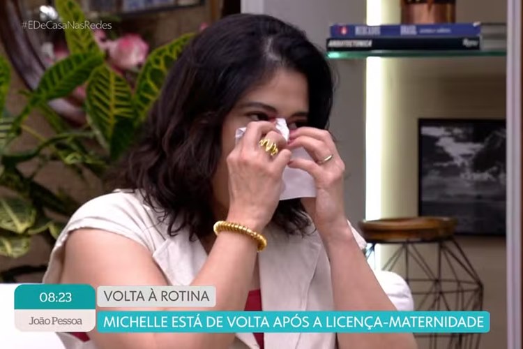 Michelle Loreto vai às lágrimas no 'É De Casa' ao retornar à TV após ...