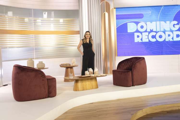 Record divulga cenário do Domingo Record, novo programa de Rachel Sheherazade na emissora ...