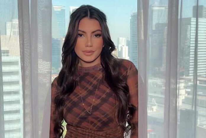 Fernanda Bande exibe corpão de maiô: 'Estou me namorando' - Portal Área VIP