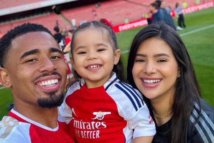 Fim do mistério! Gabriel Jesus e Raiane Lima anunciam o sexo do segundo ...