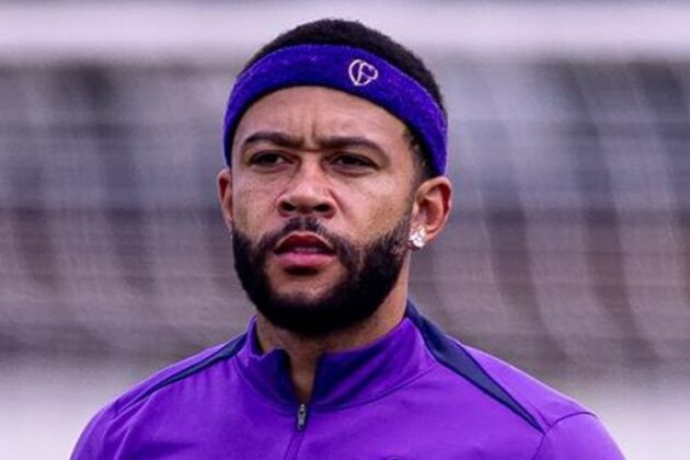 Corinthians: Memphis Depay não treina antes de final da Copa do Brasil ...