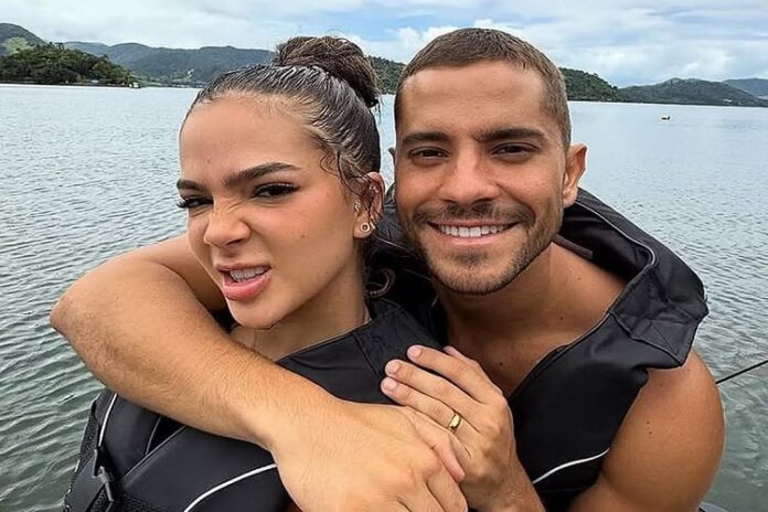 Ator de ‘Os Donos do Jogo’ fala sobre cenas quentes com Mel Maia ...