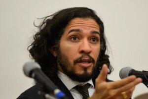 Jean Wyllys aceita convite do PT e volta a disputar o Congresso ...