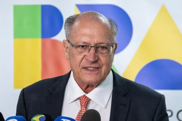 Geraldo Alckmin confirma saída do governo Lula - Portal Área VIP
